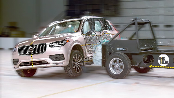 2023 Volvo XC90 Crash Test - Новое в авто мире